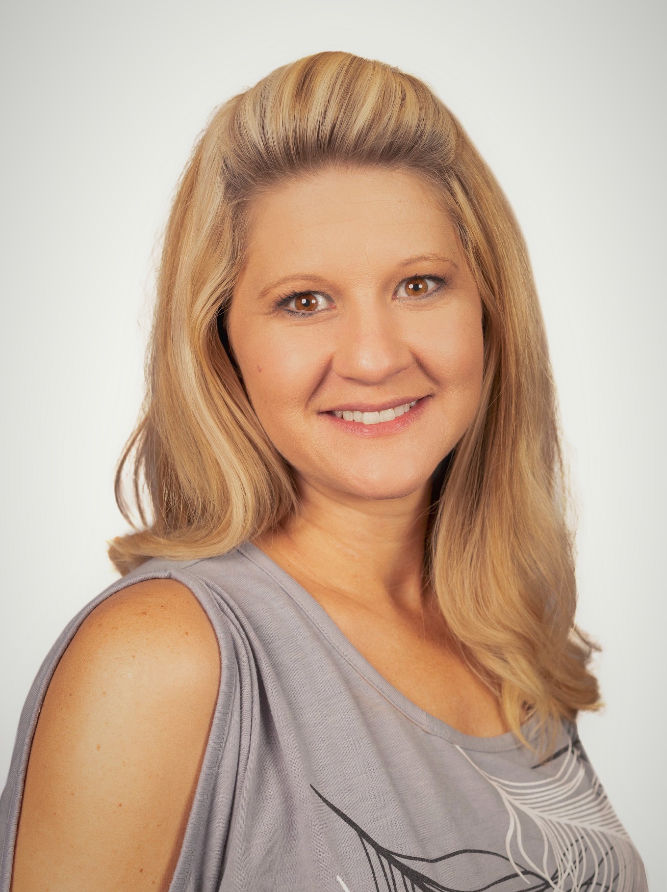 Jennifer Thomas | Lindsey & Associates